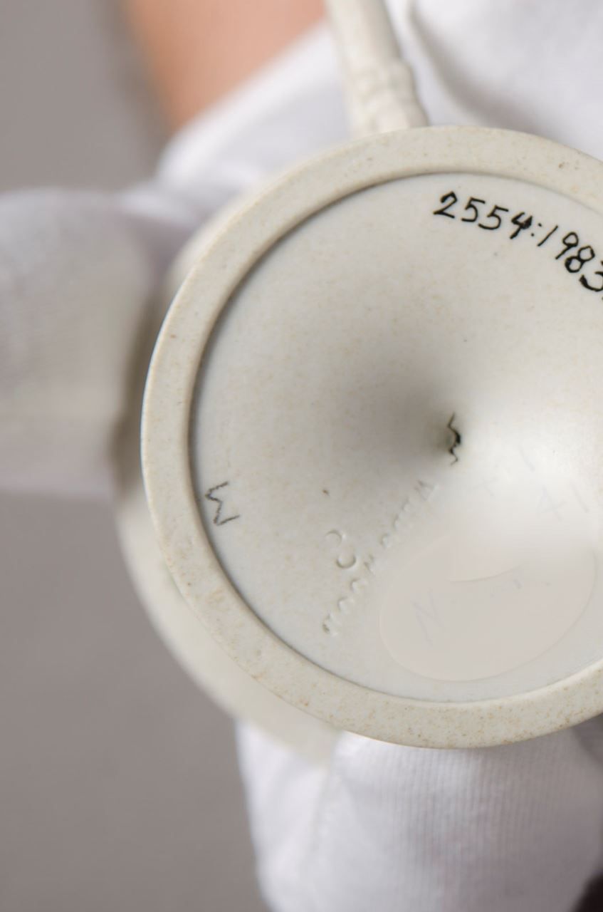 Motif Green and White Stoneware Covered Cup | Hieronymus Objects