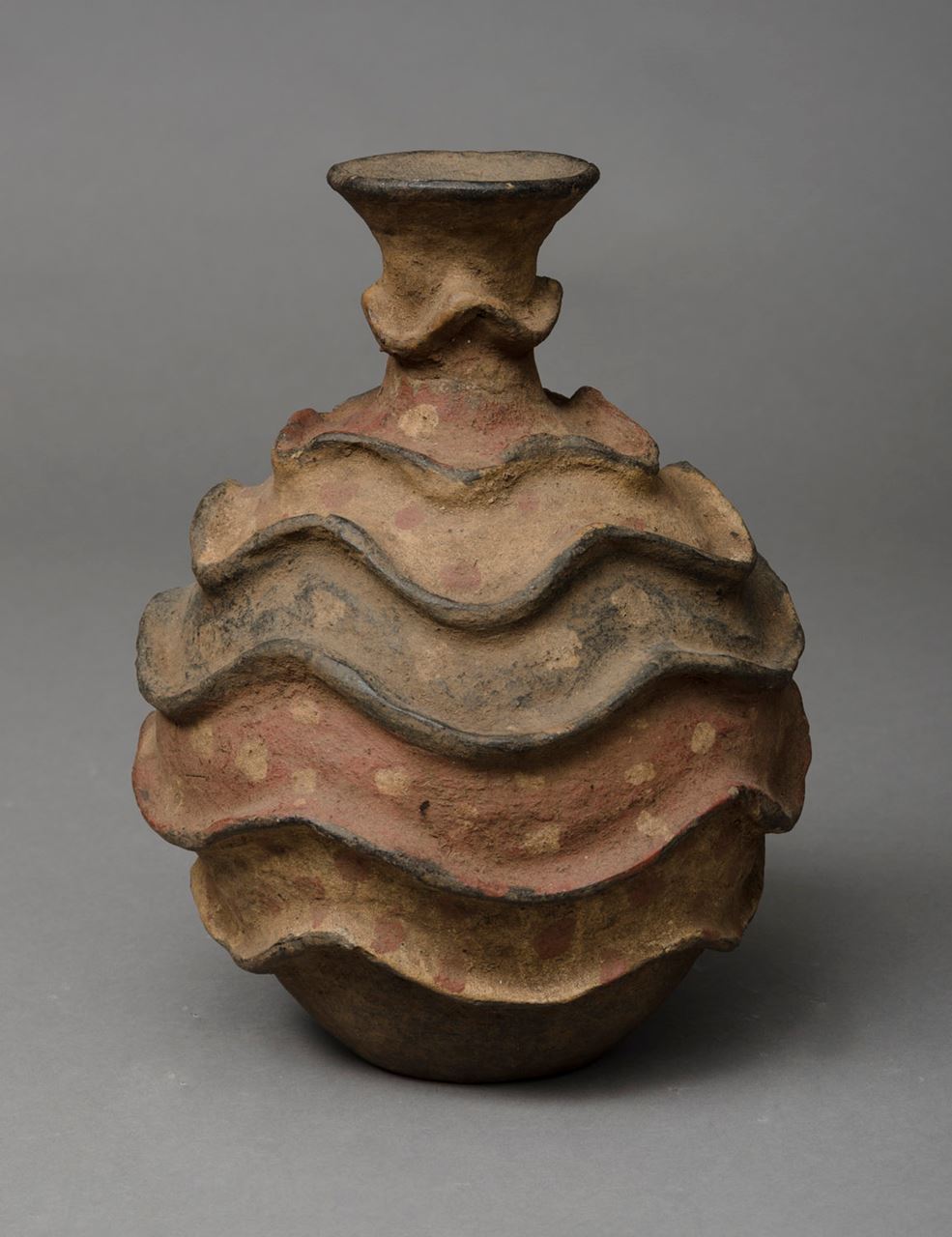 Vessel with raised linear waves | Hieronymus Objects